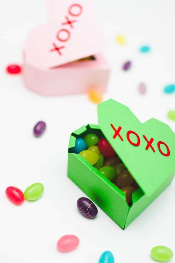 PRINTABLE GEOMETRIC HEART FAVOUR BOXES FILLED WITH SWEETS AND CANDY ...