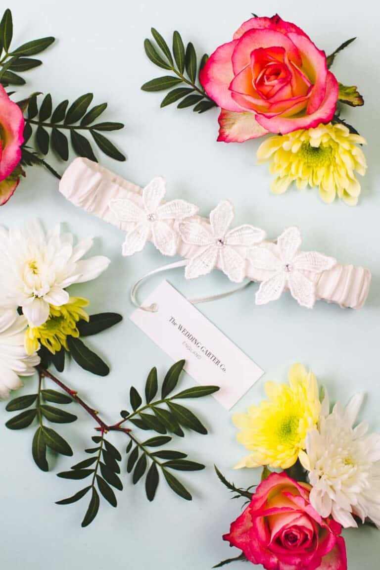 5 PERFECTLY PRETTY GARTERS TO FALL IN LOVE WITH FROM THE WEDDING GARTER ...