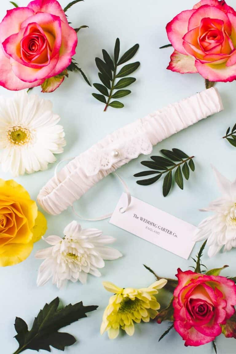 5 PERFECTLY PRETTY GARTERS TO FALL IN LOVE WITH FROM THE WEDDING GARTER ...