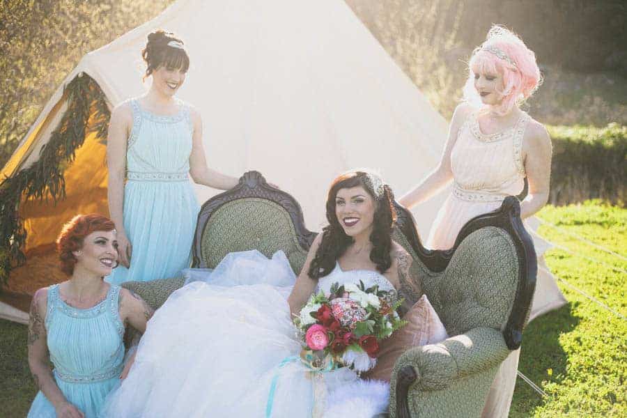 UNIQUE BRIDAL PARTY PHOTO IDEA | Bespoke-Bride: Wedding Blog