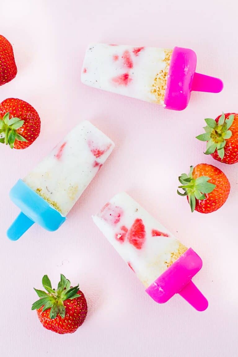 DIY STRAWBERRY SHORTBREAD POPSICLES! THE PERFECT SUMMER TREAT ...