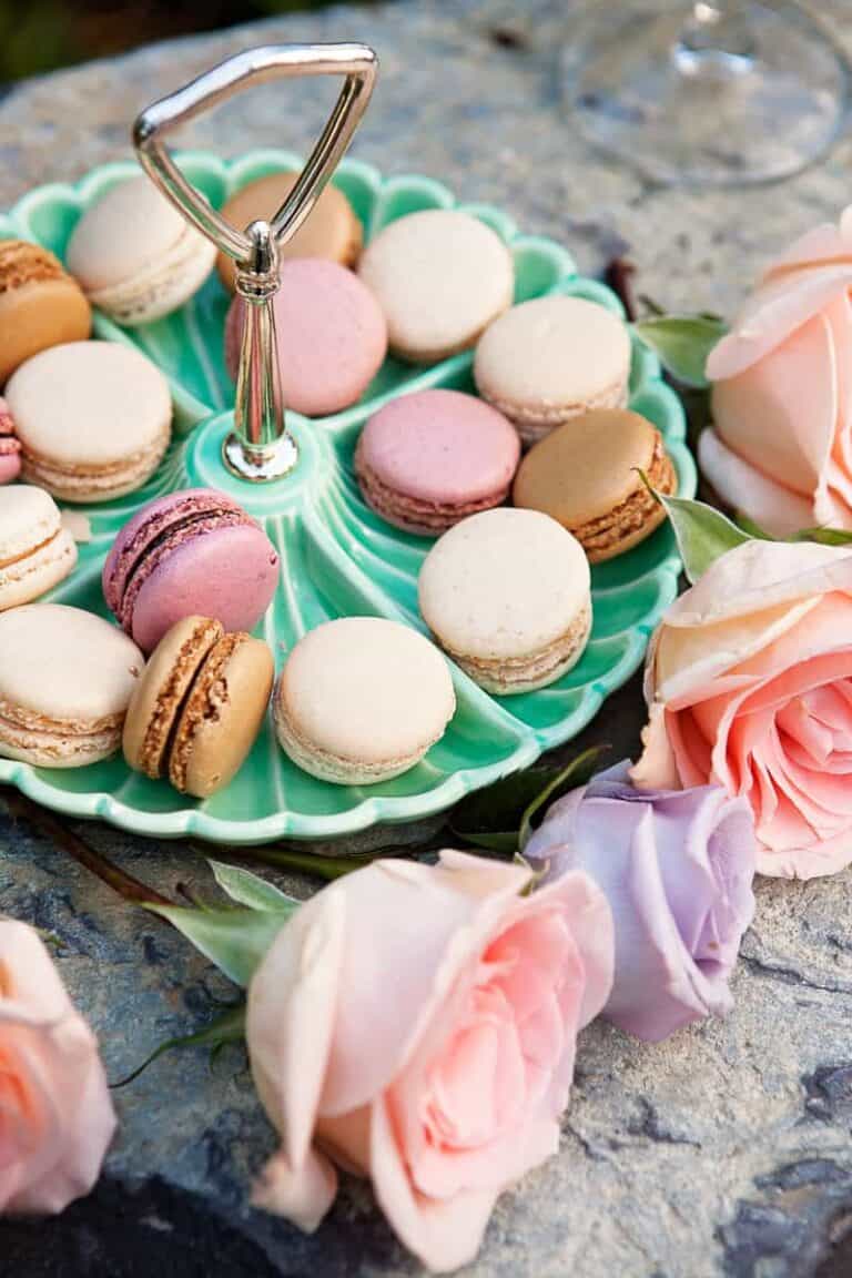 A SPRING STYLE SOIREE WITH A BEAUTIFUL TWIST ON SKULL DECORATIONS ...