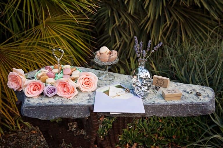 A SPRING STYLE SOIREE WITH A BEAUTIFUL TWIST ON SKULL DECORATIONS ...