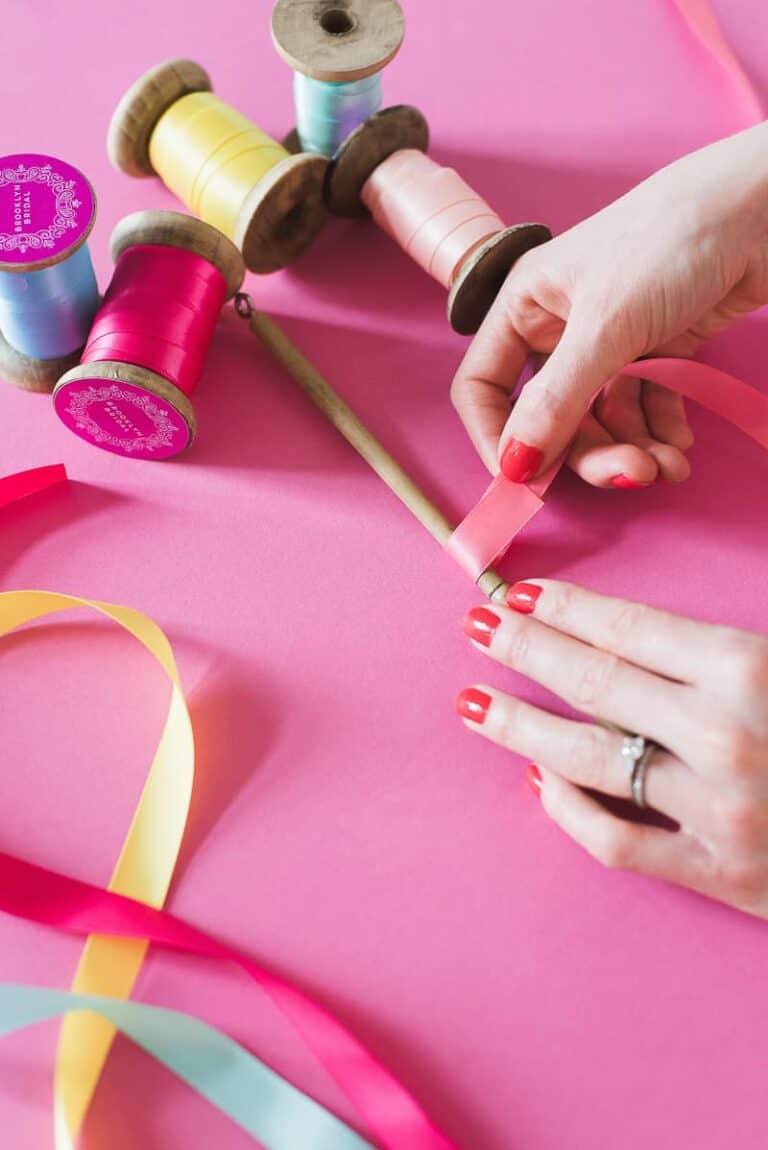 THIS RIBBON TABLE PLAN IS THE PERFECT DIY FOR COLOUR LOVERS! | Bespoke ...