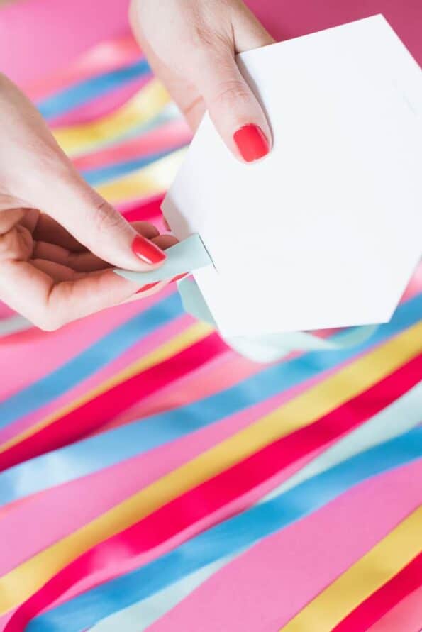 THIS RIBBON TABLE PLAN IS THE PERFECT DIY FOR COLOUR LOVERS! | Bespoke ...