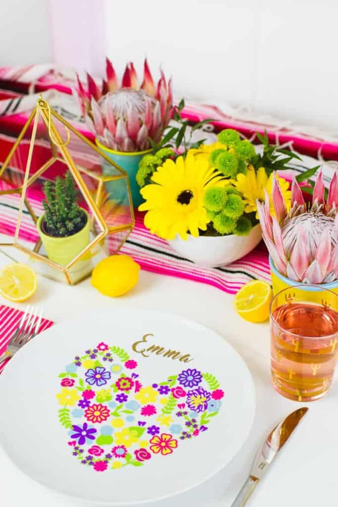 DIY FLORAL PLATE PLACE SETTING FOR YOUR COLOURFUL WEDDING TABLE DECOR ...