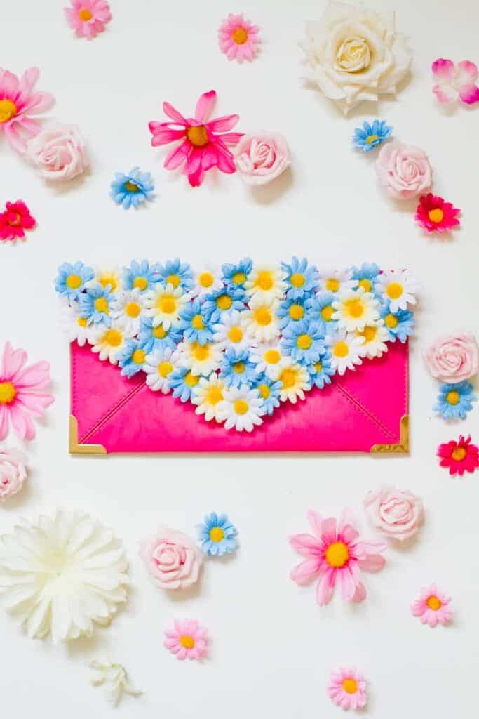 DIY FLOWER CLUTCH TUTORIAL! | Bespoke-Bride: Wedding Blog