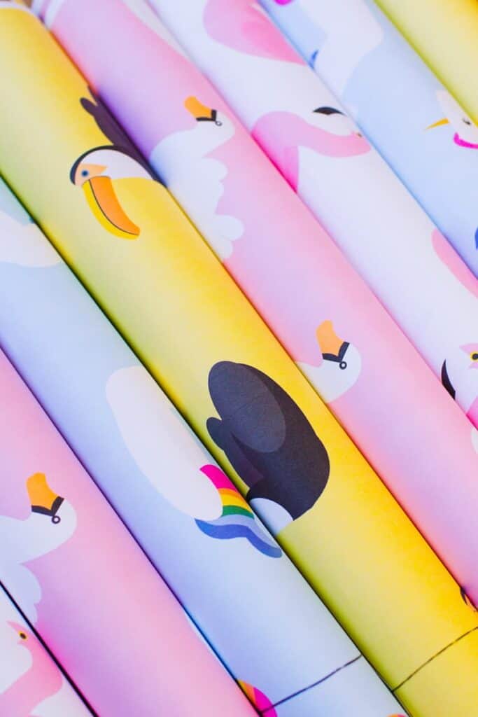 FREE PRINTABLE POOL FLOAT WRAPPING PAPER! | Bespoke-Bride: Wedding Blog