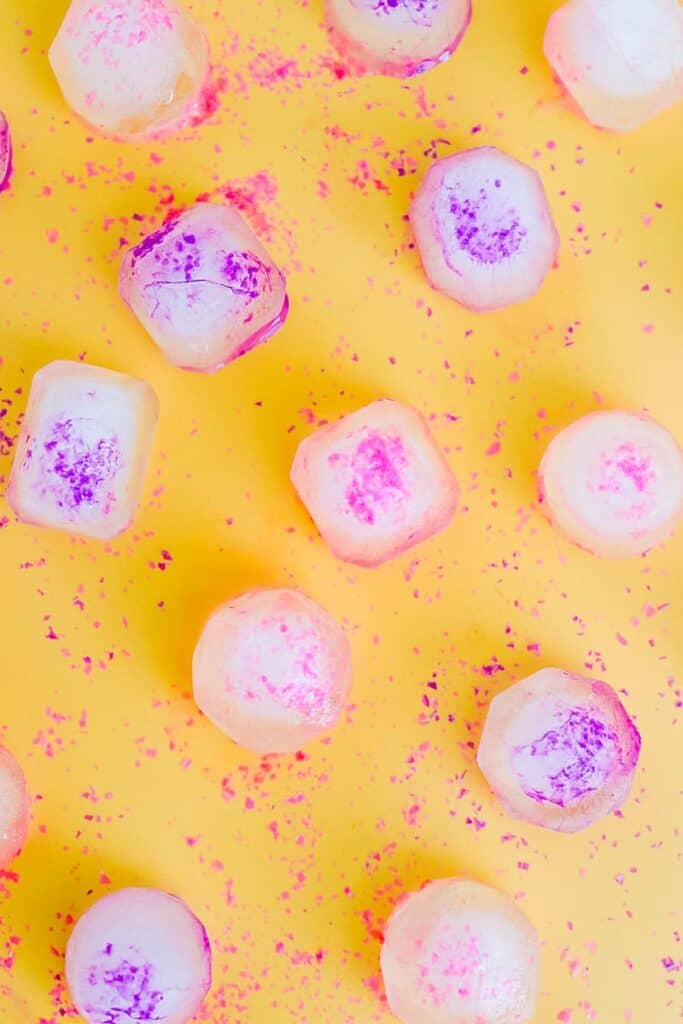 DIY EDIBLE GLITTER ICE CUBES | Bespoke-Bride: Wedding Blog