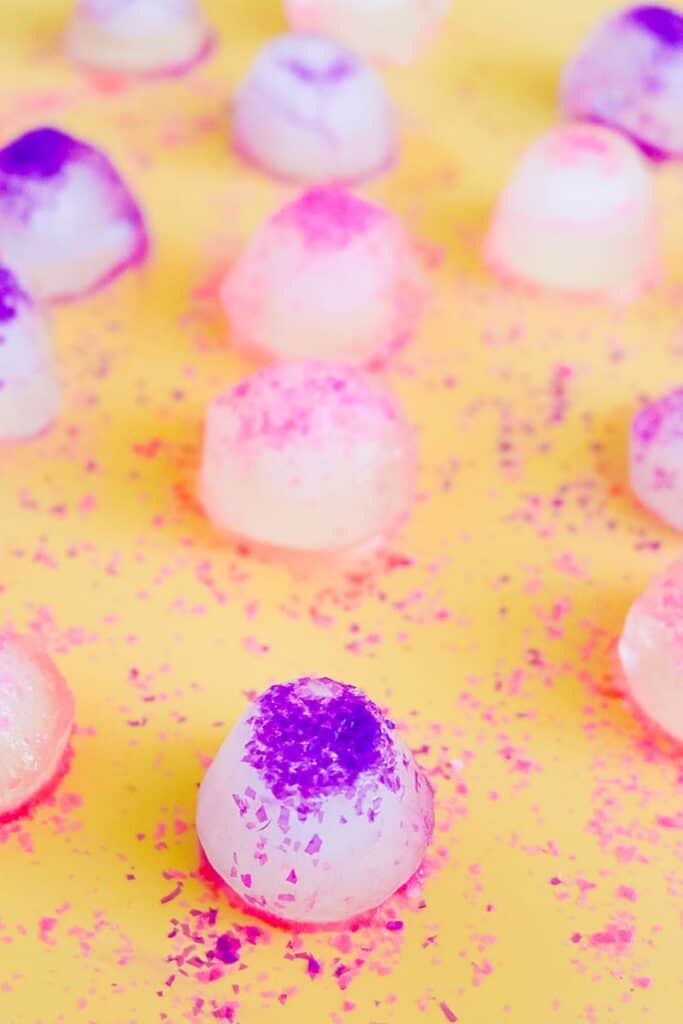DIY EDIBLE GLITTER ICE CUBES | Bespoke-Bride: Wedding Blog