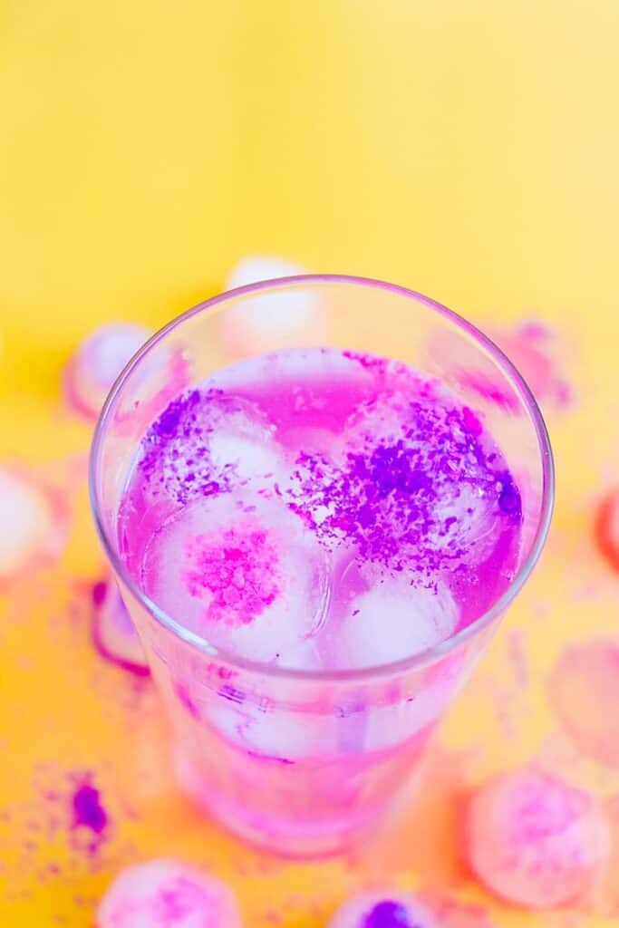 DIY EDIBLE GLITTER ICE CUBES | Bespoke-Bride: Wedding Blog