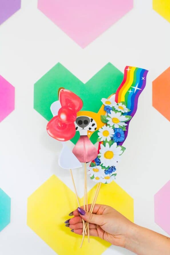 DIY GEOMETRIC HEART BACKDROP THAT's AN EASY AND CHEAP WAY TO DECORATE A ...