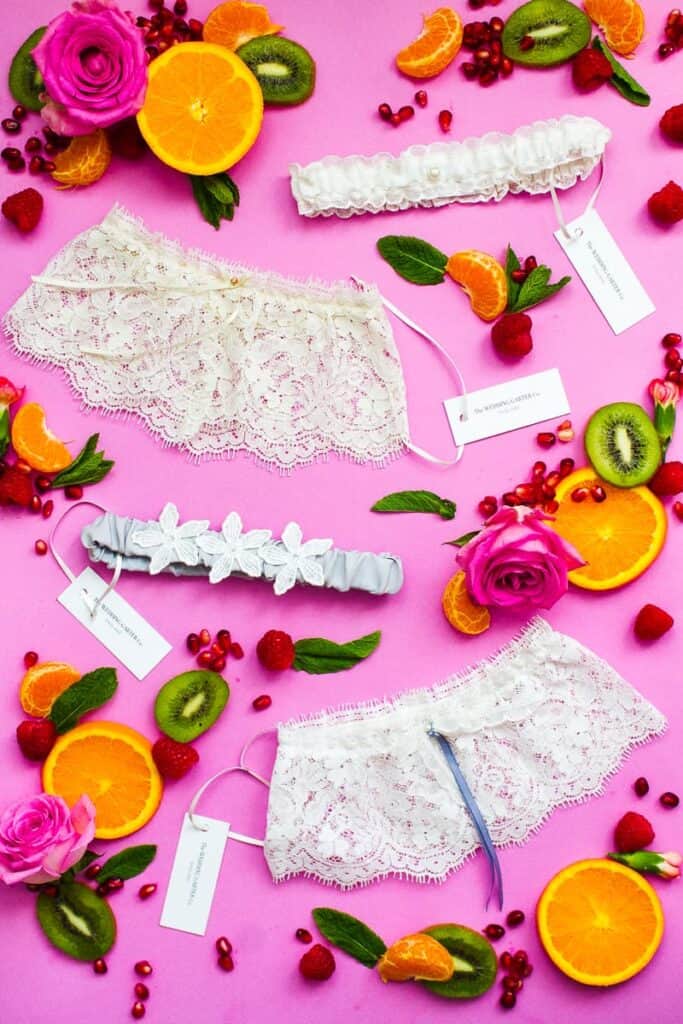 WHAT STYLE OF GARTER SHOULD I WEAR WITH MY WEDDING DRESS? UNIQUE ...