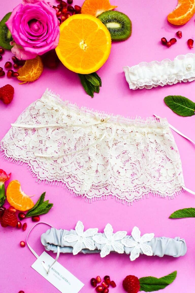 WHAT STYLE OF GARTER SHOULD I WEAR WITH MY WEDDING DRESS? UNIQUE ...