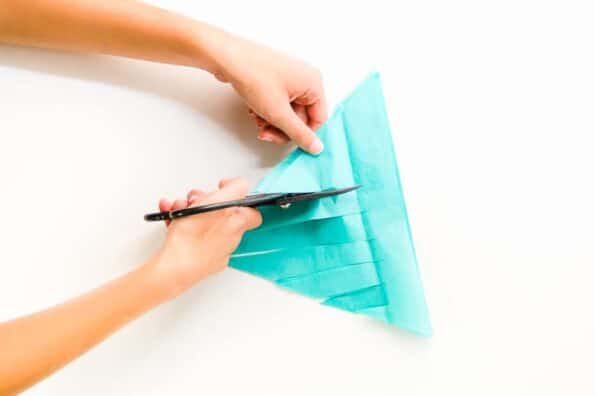 MAKE THIS EASY FRINGED TISSUE PAPER BACKDROP | Bespoke-Bride: Wedding Blog