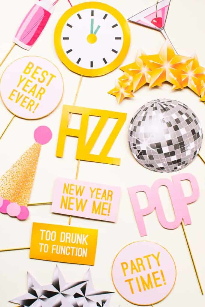 PRINTABLE NEW YEARS EVE PARTY PHOTO BOOTH PROPS! | Bespoke-Bride ...