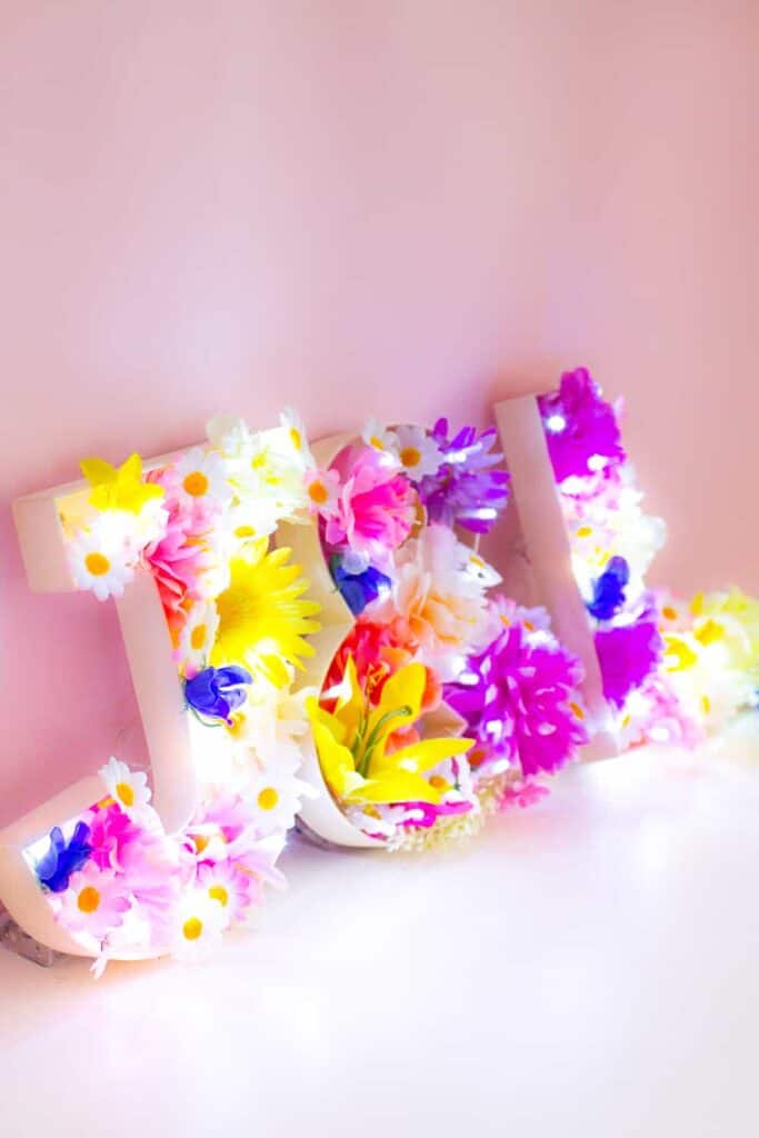 DIY LIGHT UP FLORAL LETTERS WITH ARTIFICIAL FLOWERS FOR YOUR WEDDING ...