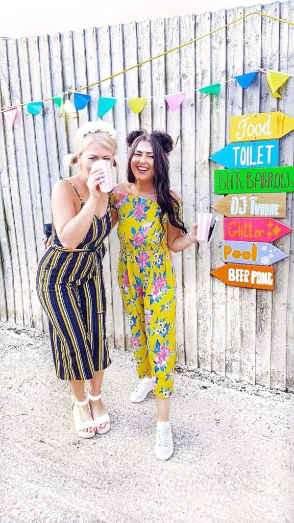 DIY FESTIVAL ARROW SIGNS FOR YOUR WEDDING DECOR | Bespoke-Bride ...