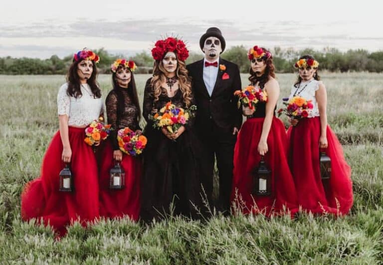 SPOOKTACULAR DAY OF THE DEAD WEDDING INSPIRATION - Bespoke-Bride ...