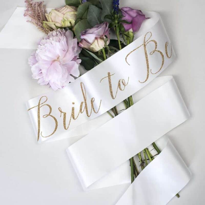 15 COOL & QUIRKY GIFTS FOR THE BRIDE TO BE & NEWLY ENGAGED | Bespoke ...
