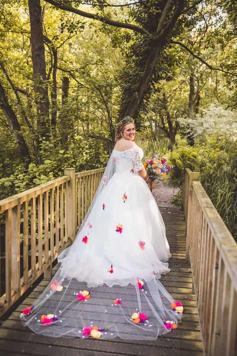 DIY OUTDOOR TIPI WEDDING | Bespoke-Bride: Wedding Blog