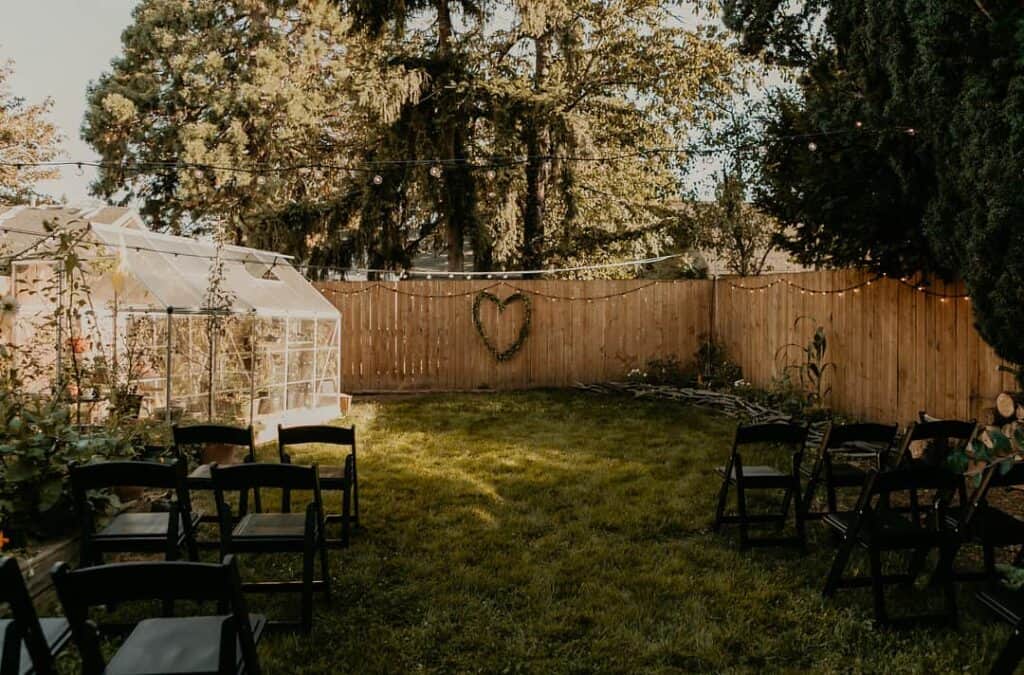 THIS COUPLE TURNED THEIR BALLROOM WEDDING INTO A BOHO BACKYARD WEDDING ...