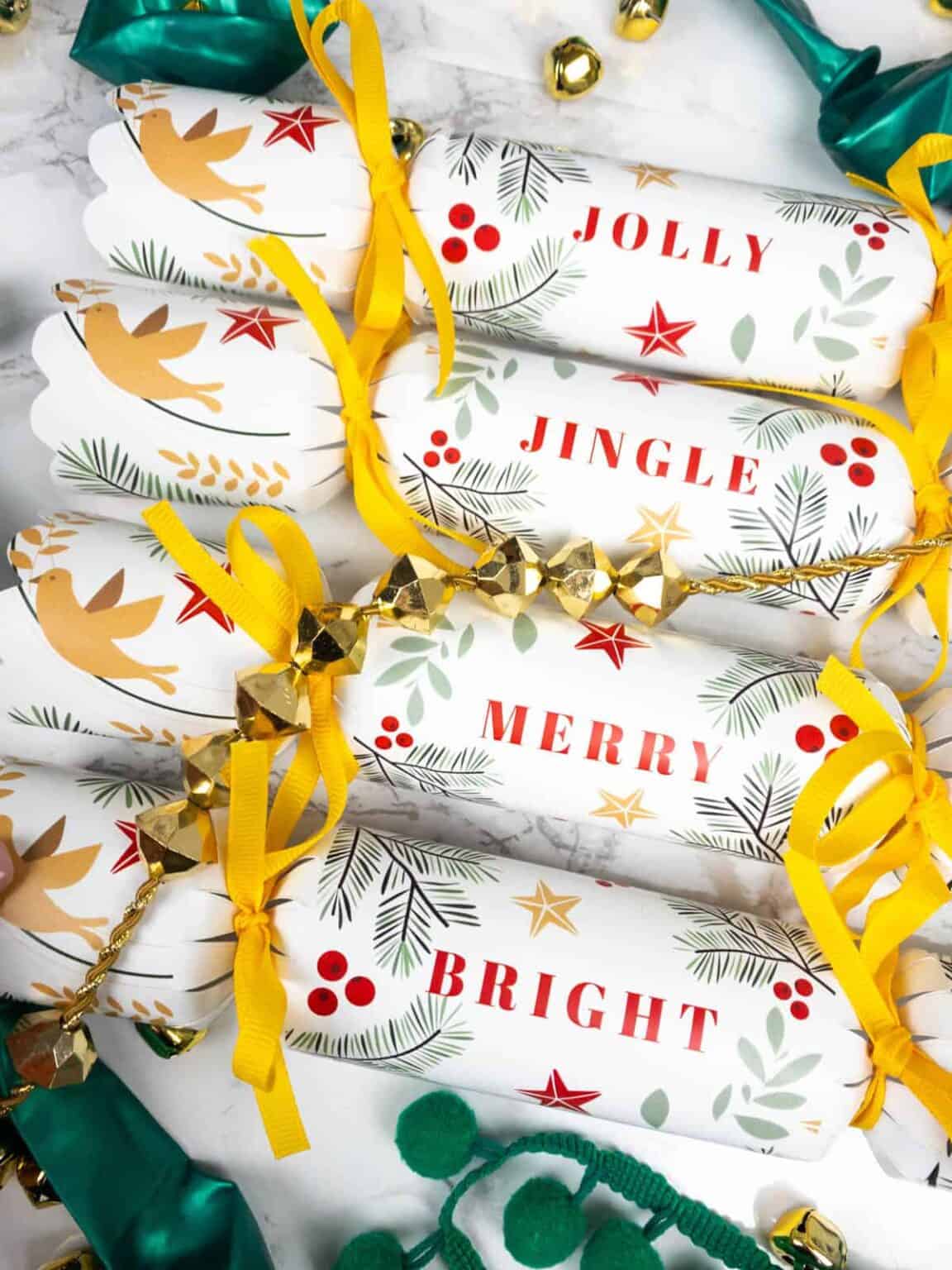 THE CUTEST DIY CHRISTMAS CRACKERS (WITH FREE PRINTABLE TEMPLATE ...