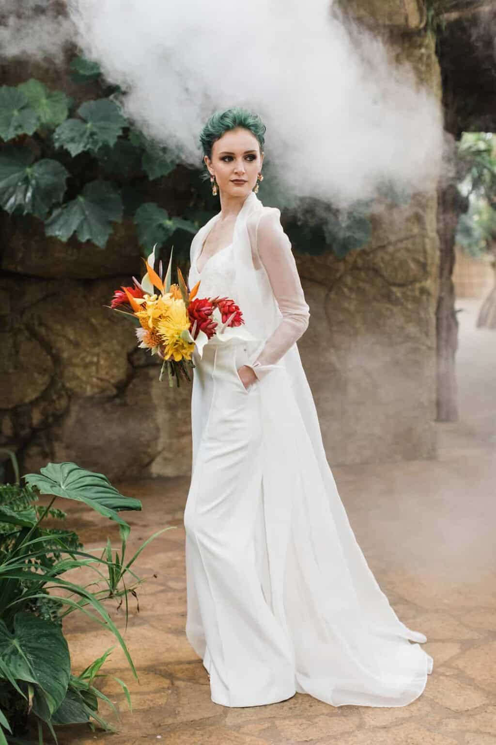 MICRO-WEDDING AT DALLAS AQUARIUM | Bespoke-Bride: Wedding Blog